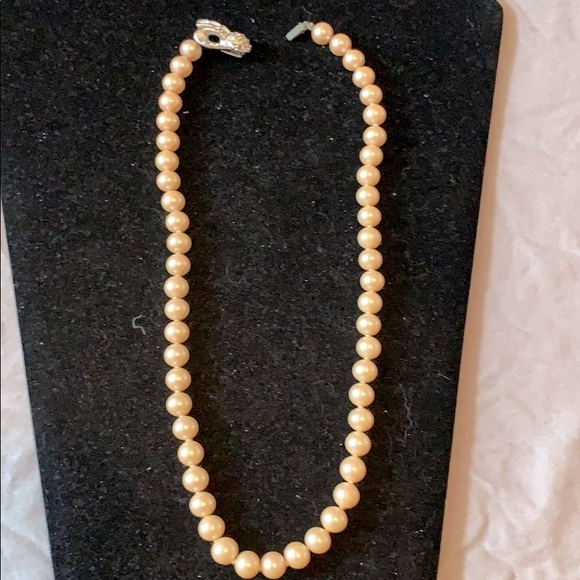 Jewelry | Vintage Pearl Faux Necklace Cream Color 18 | Poshmark